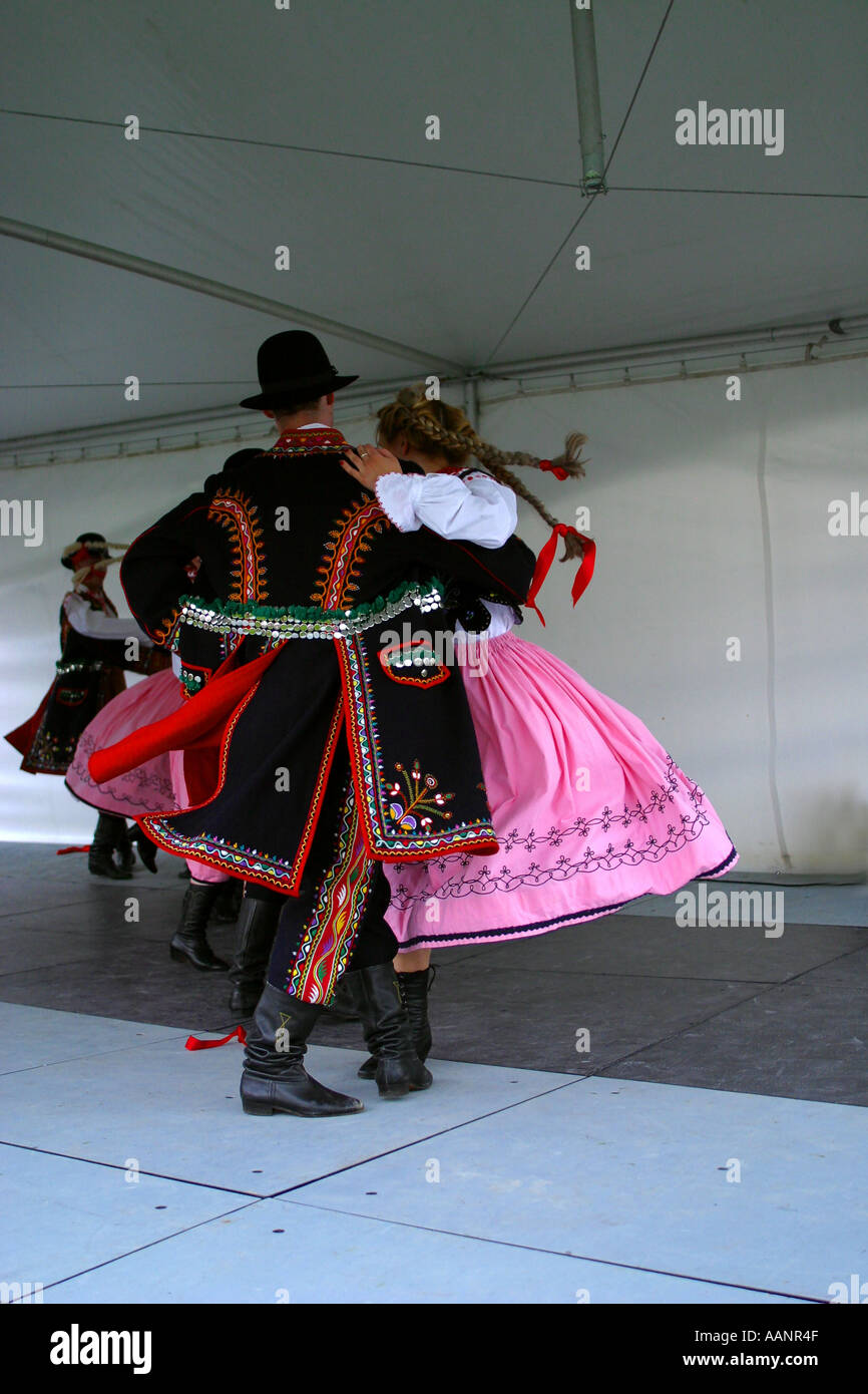 Polish folk dance Stock Photo - Alamy
