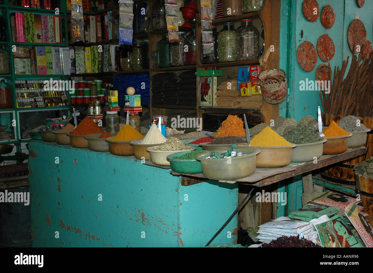 Spice stall in Luxor Bazaar Egypt Stock Photo - Alamy