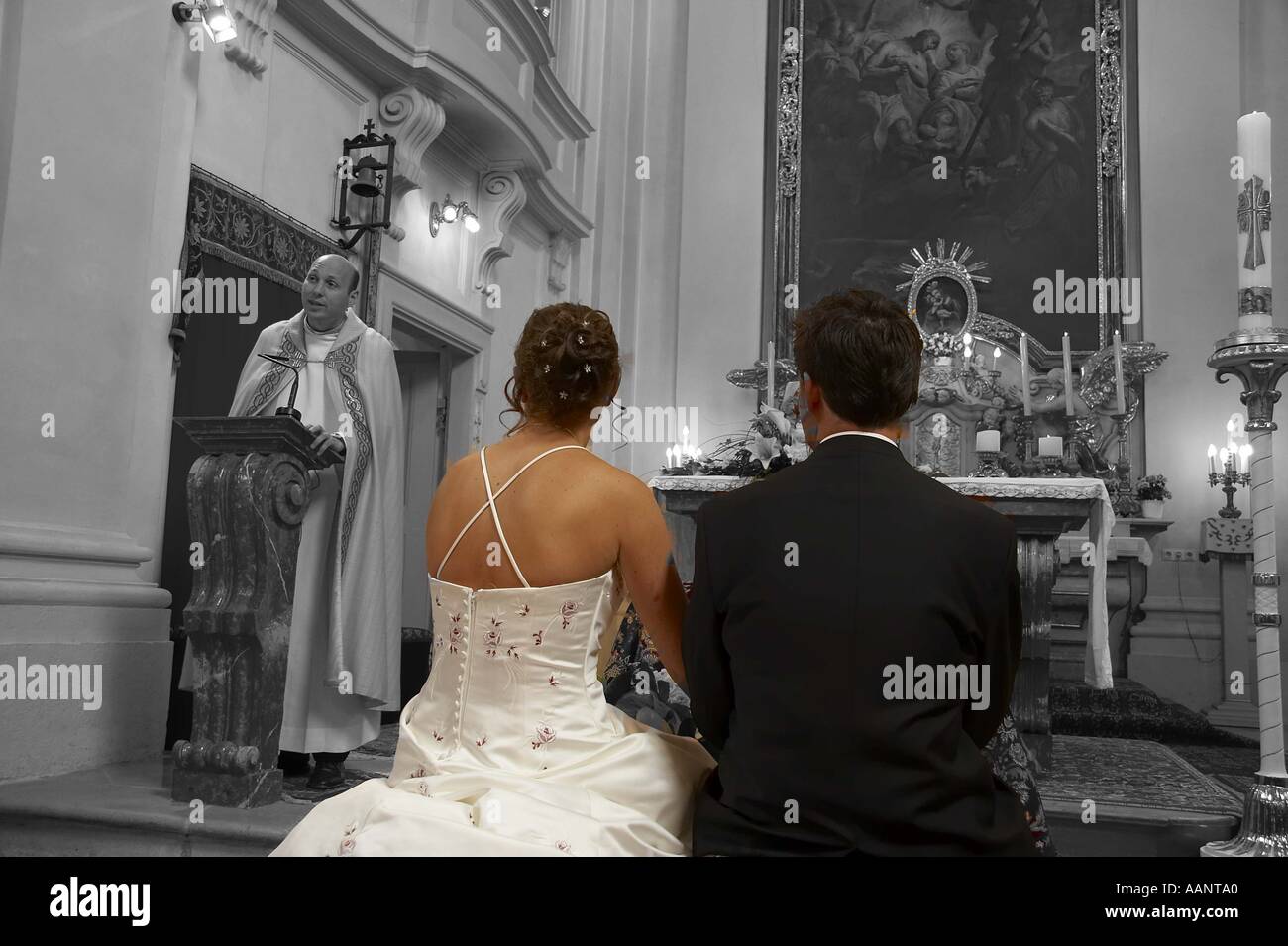 Black couple wedding church hi-res stock photography and images - Alamy