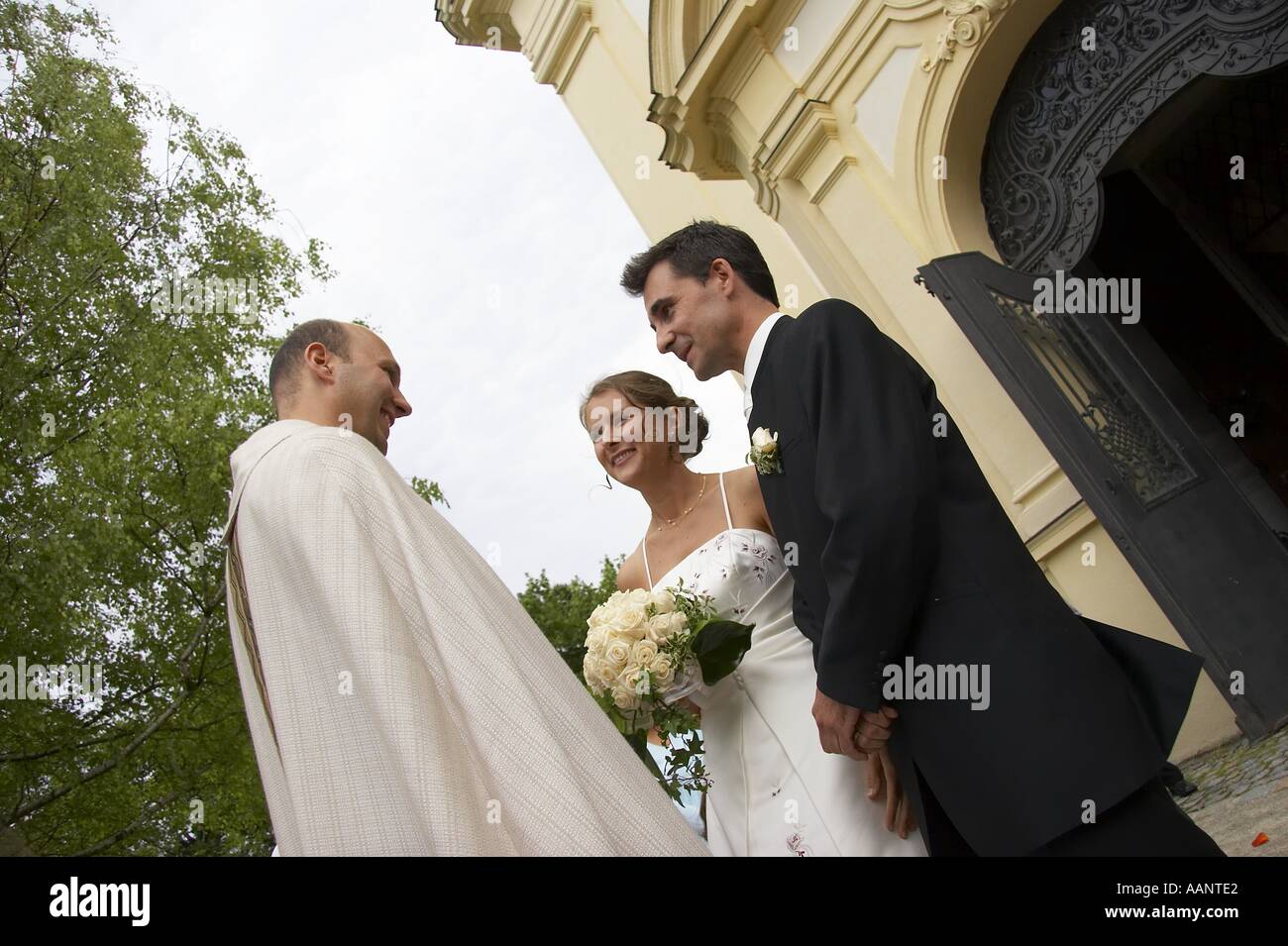 Priest woman couple hi-res stock photography and images - Alamy