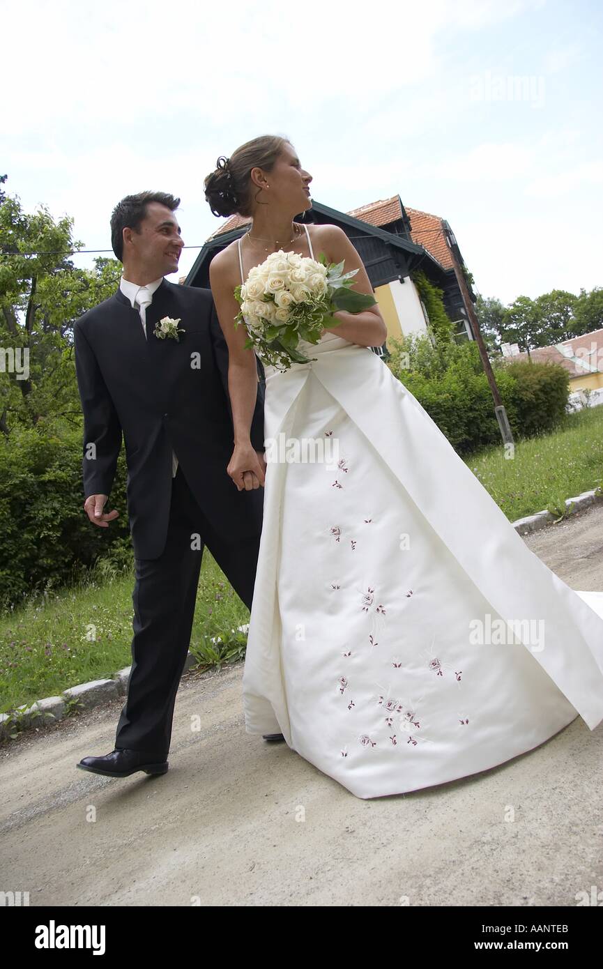 Bride looks back hi-res stock photography and images - Alamy