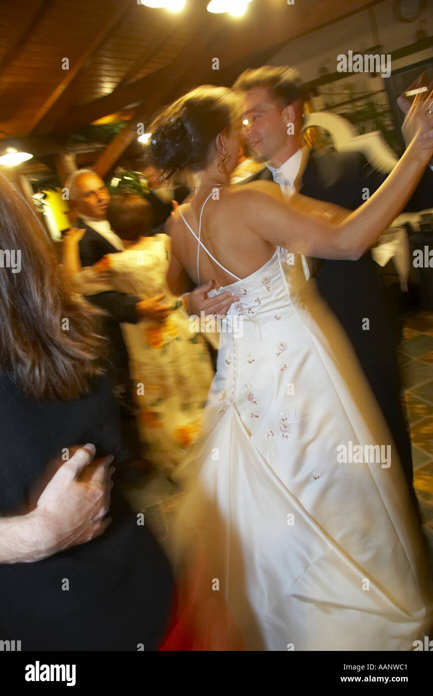 bridal couple dancing Stock Photo - Alamy