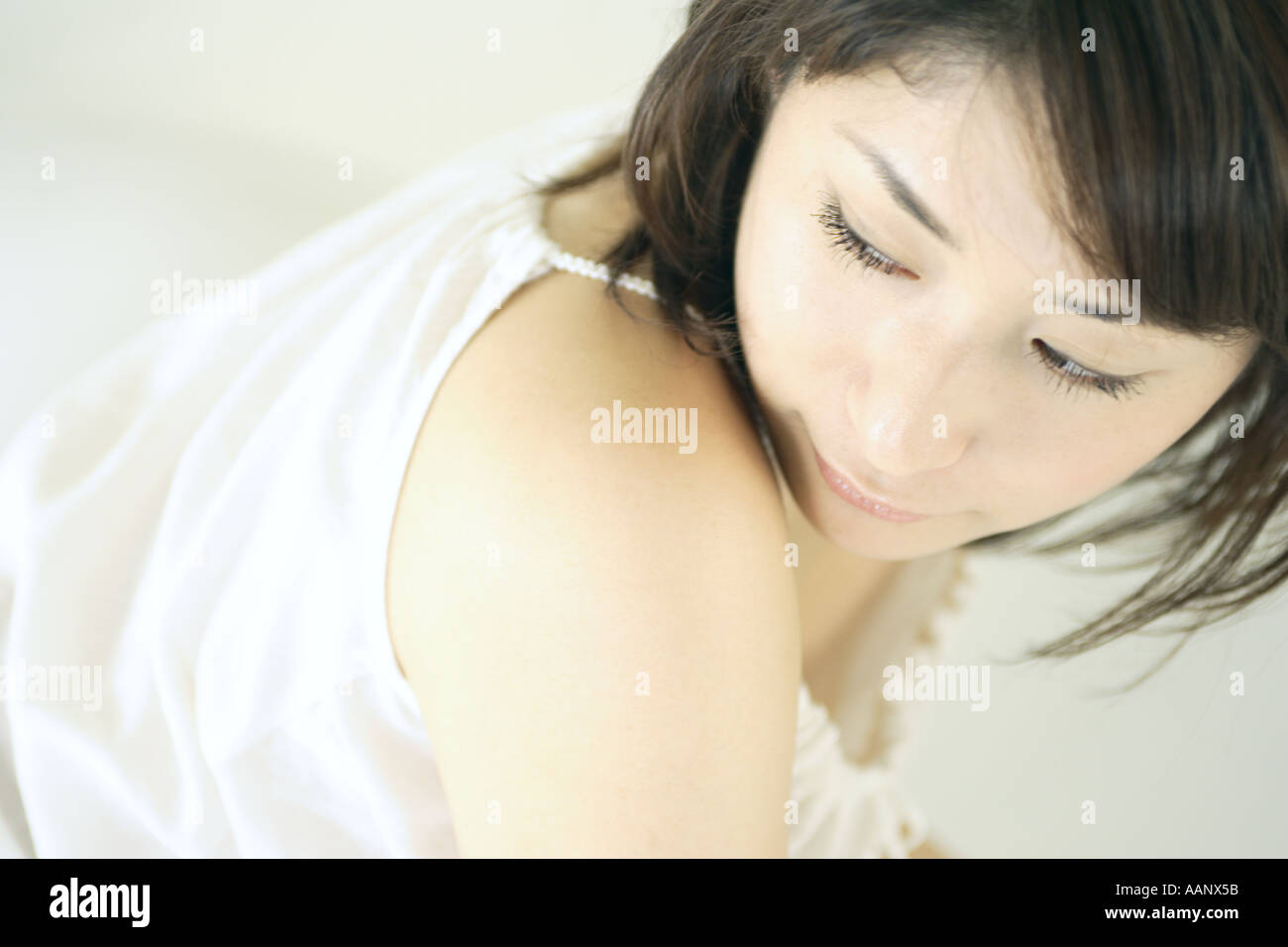 Looking over shoulder in home Cut Out Stock Images & Pictures - Alamy