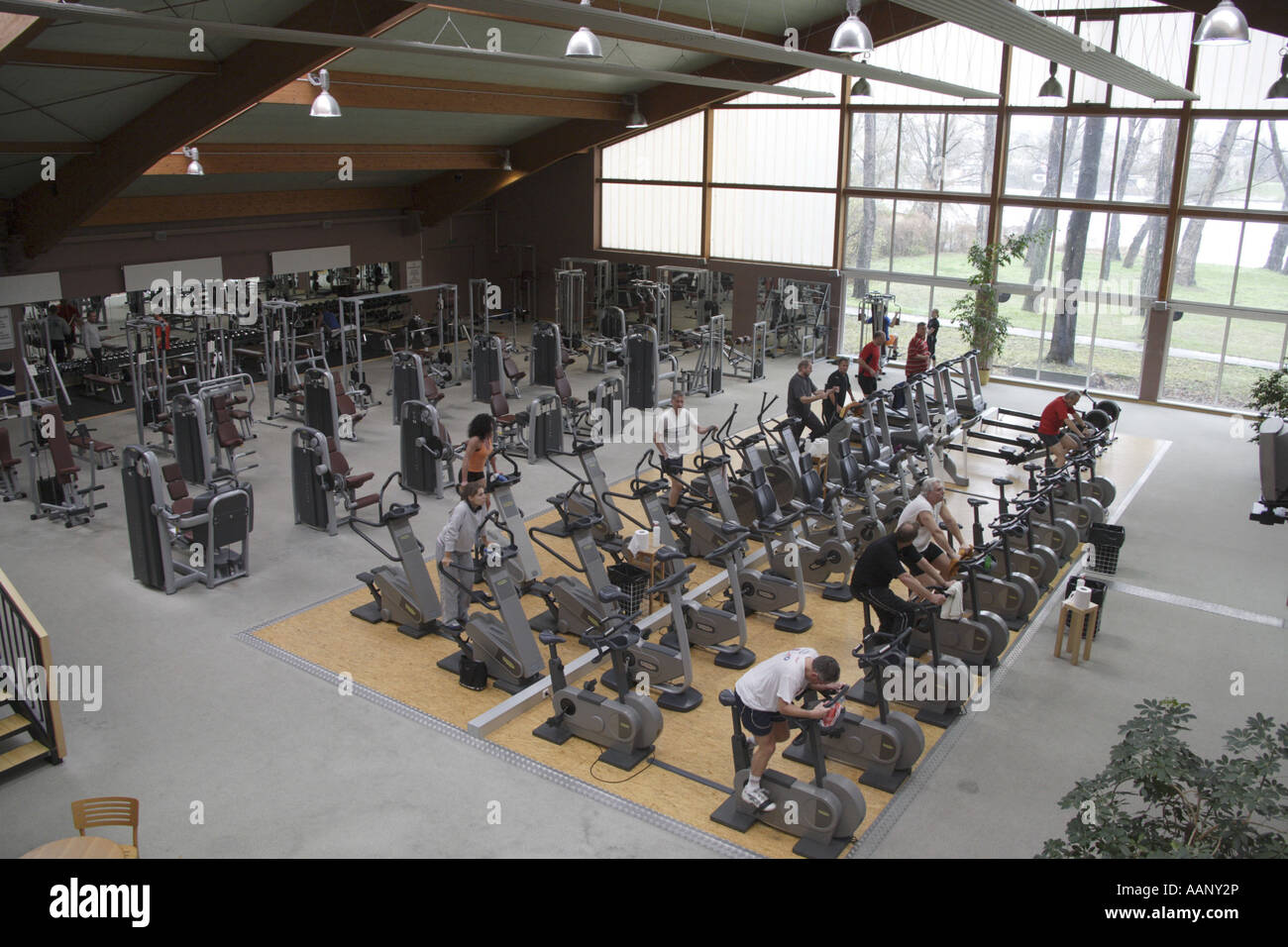 fitnesscenter from above Stock Photo - Alamy
