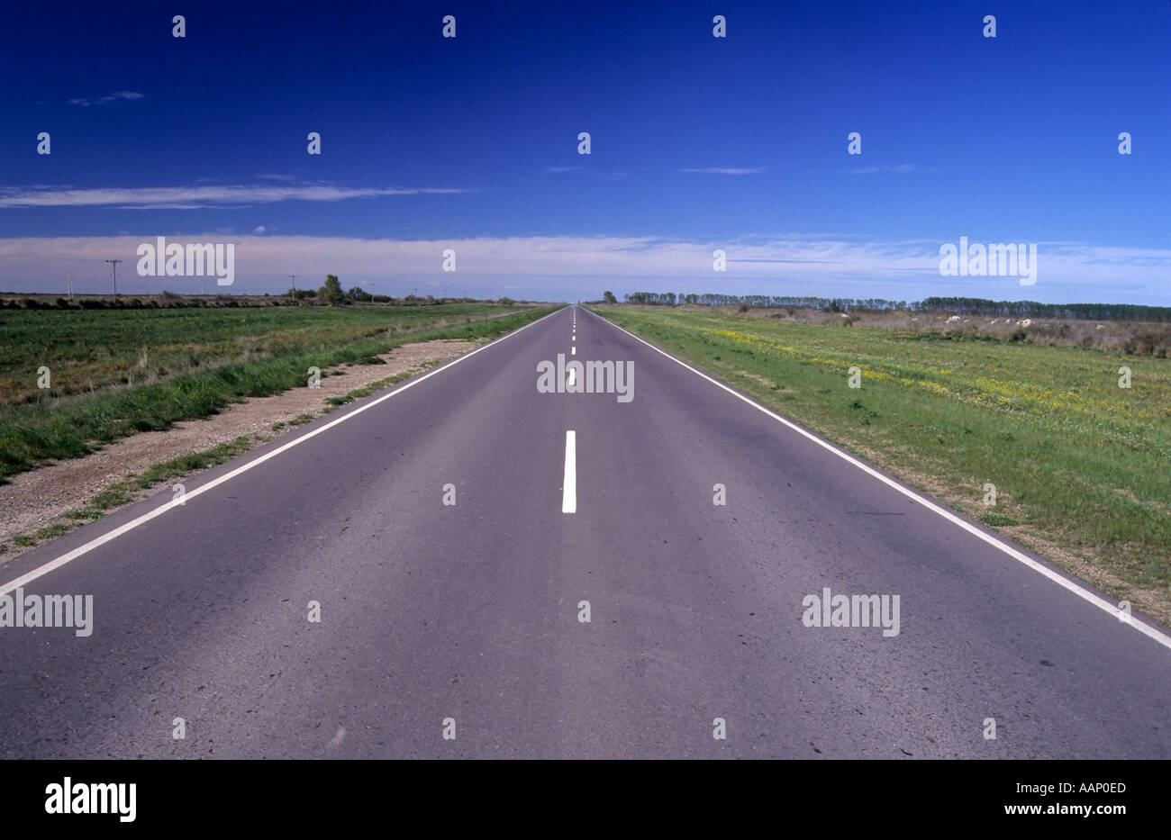 The long straight road hi-res stock photography and images - Alamy