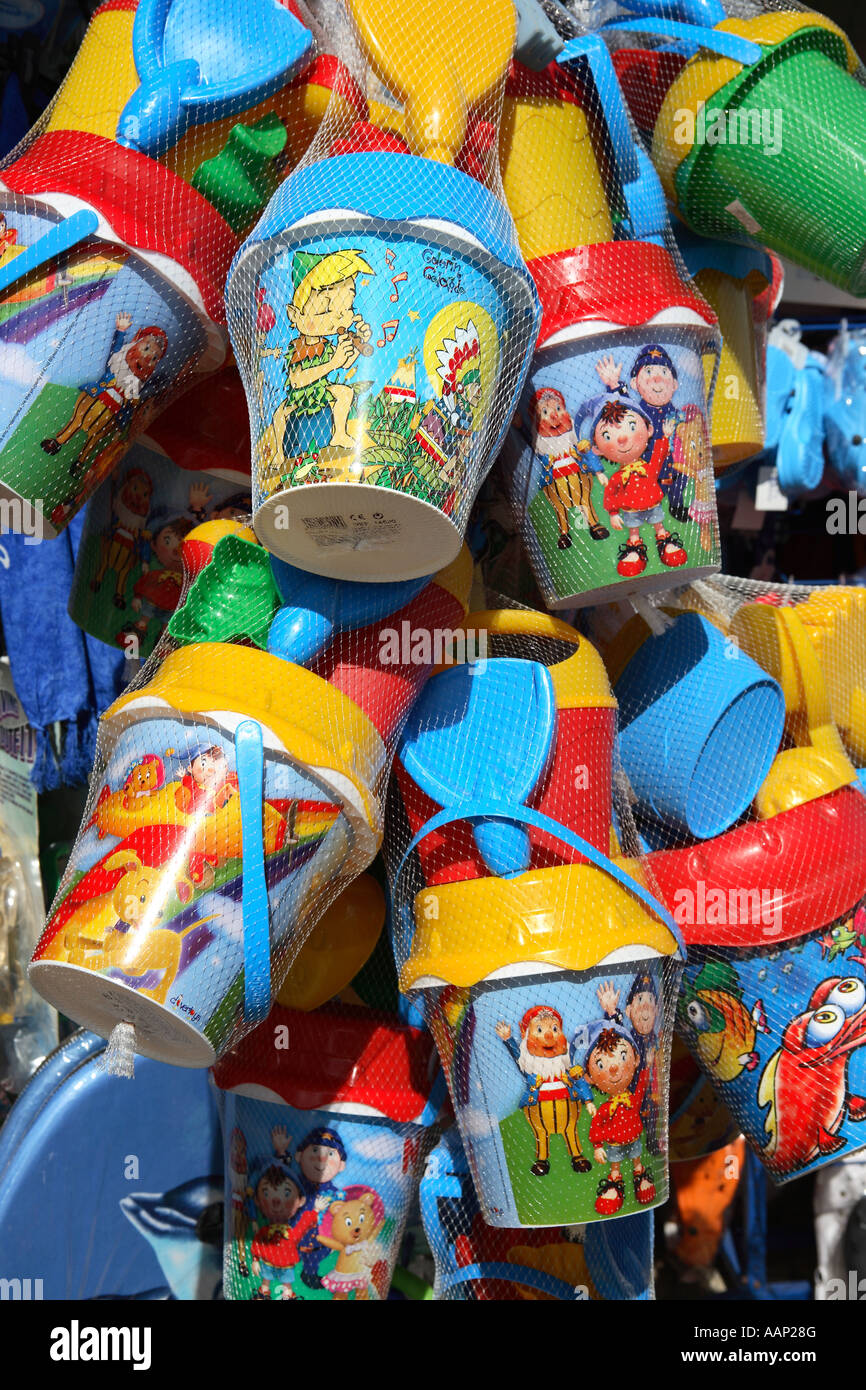 Bucket buckets spade spades hi-res stock photography and images - Alamy