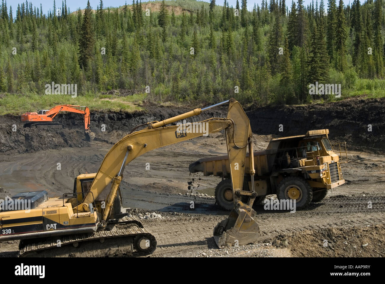 Placer mining on Gold Bottom Creek or Hunker Creek near Dawson City ...