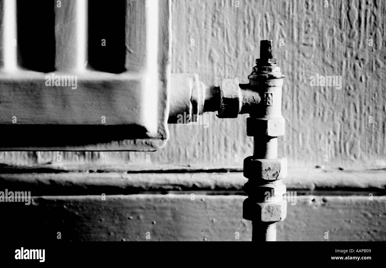 Radiator pipes hi-res stock photography and images - Alamy