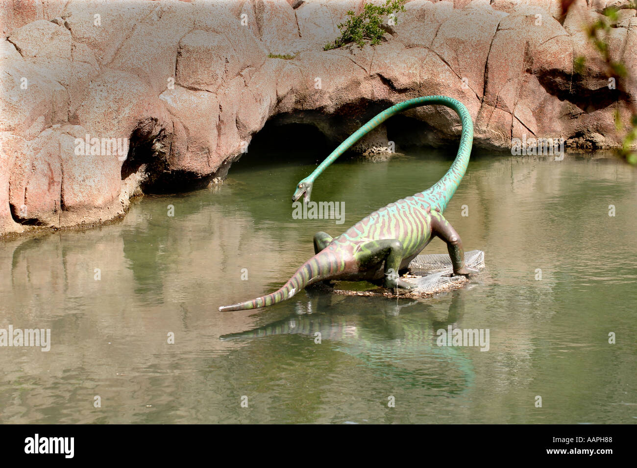 ELASMOSAURUS Dinosaur Prehistoric Park animal sculptures inland sea and ...