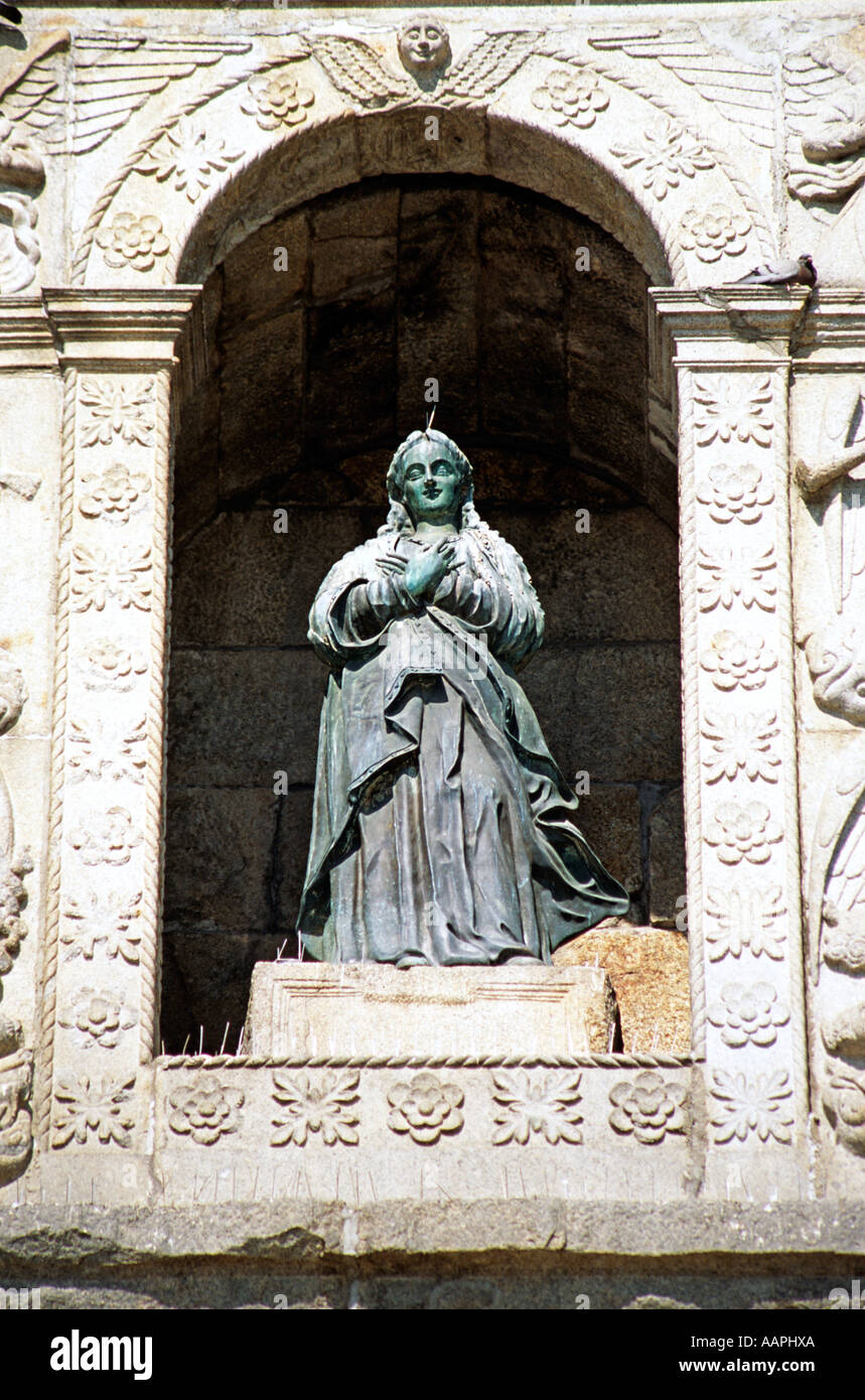 Statue inset hi-res stock photography and images - Alamy