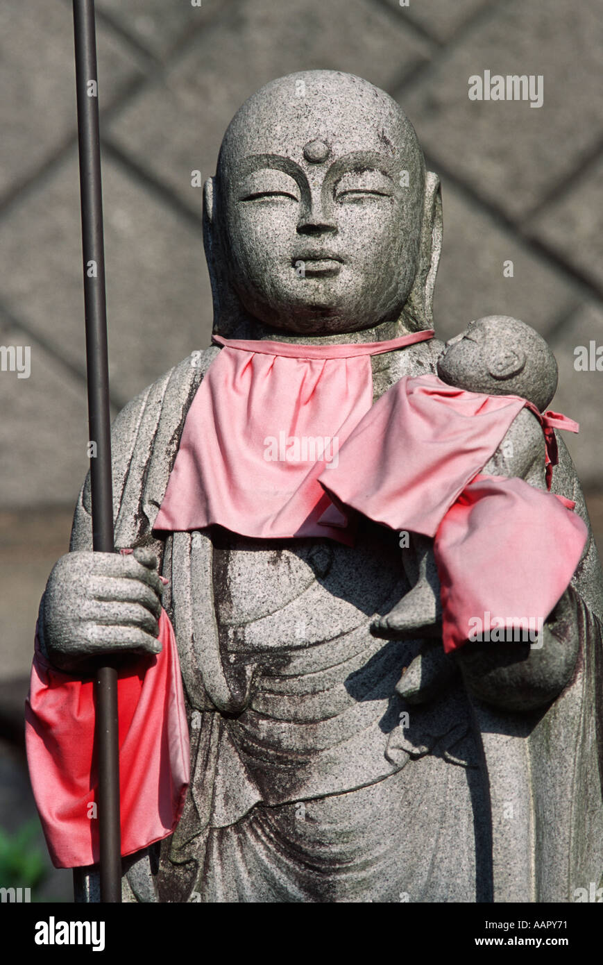 Shinto statue nara prefecture hi-res stock photography and images - Alamy
