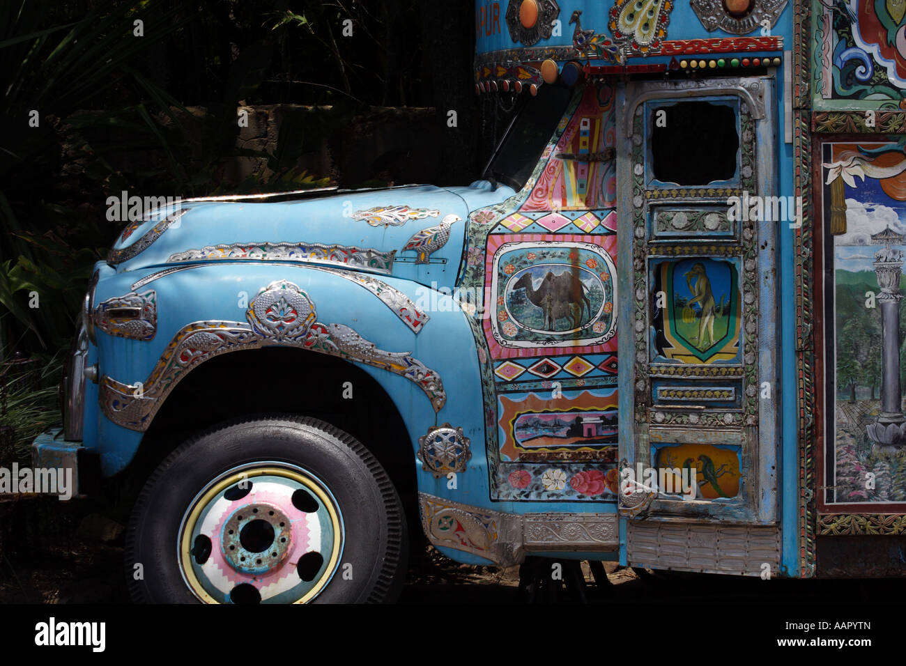 Indian bus hi-res stock photography and images - Alamy