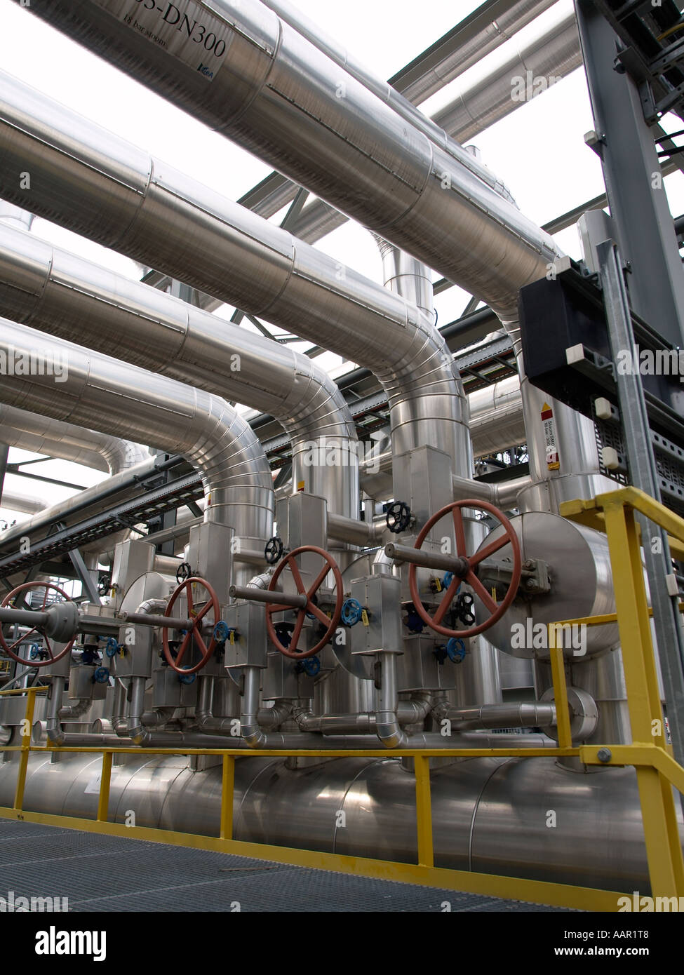 Massive valves hi-res stock photography and images - Alamy