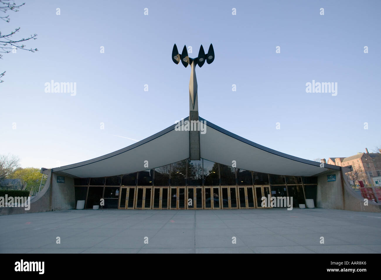 Ingalls Rink entry commonly called Yale Whale 1958 by Eero Saarinen ...