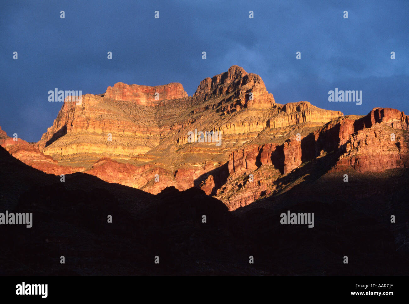 The sun sets over the GRAND CANYON NATIONAL PARK near SHINUMO CREEK ...