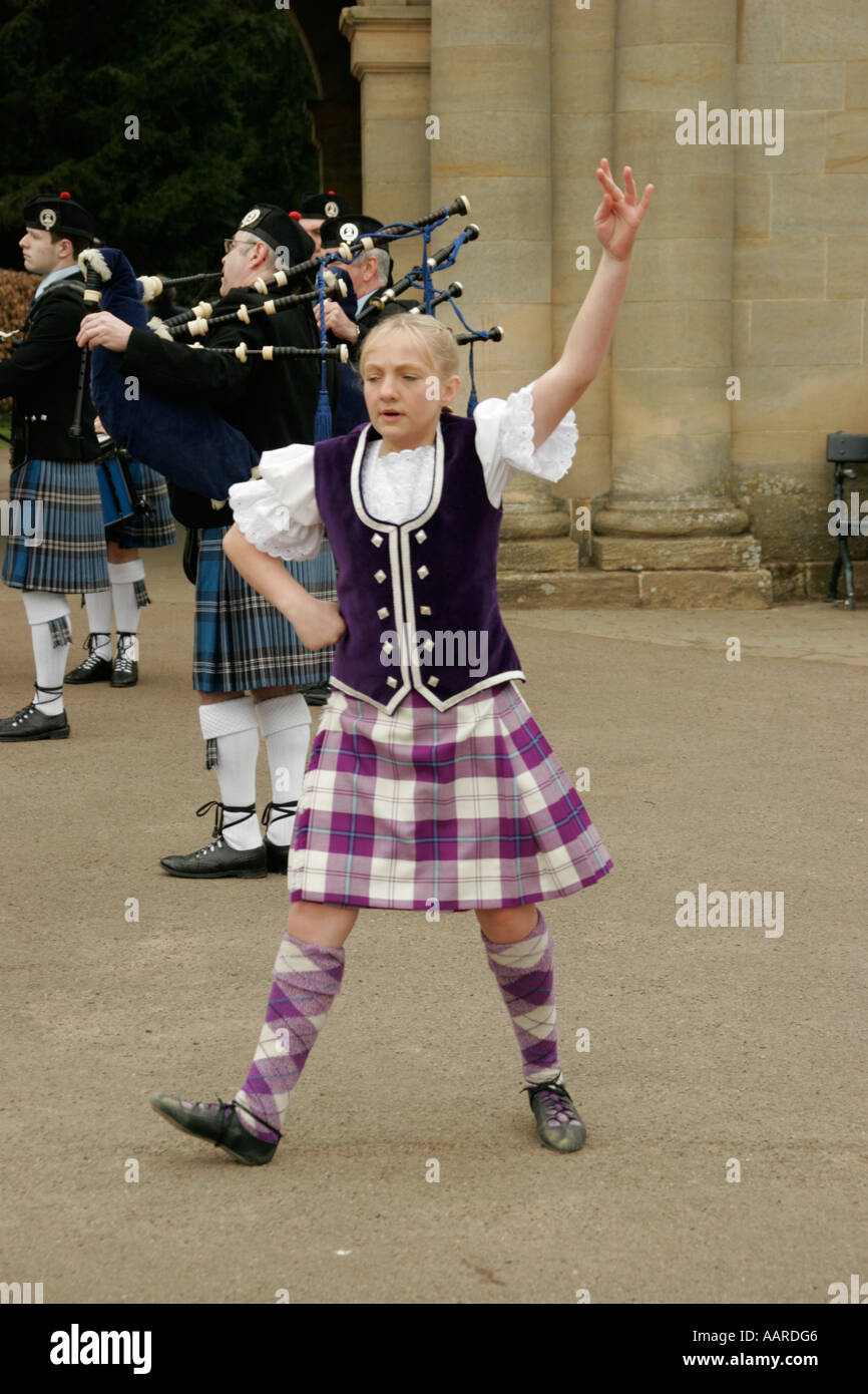 Highland dancer hi-res stock photography and images - Alamy