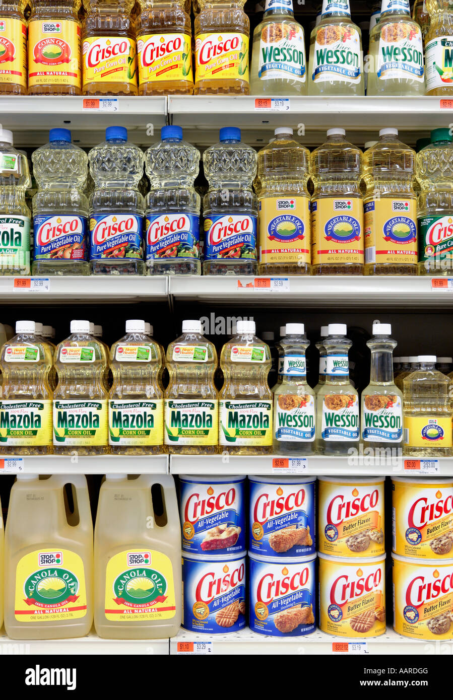 Supermarket shelf cooking oil hi-res stock photography and images - Alamy