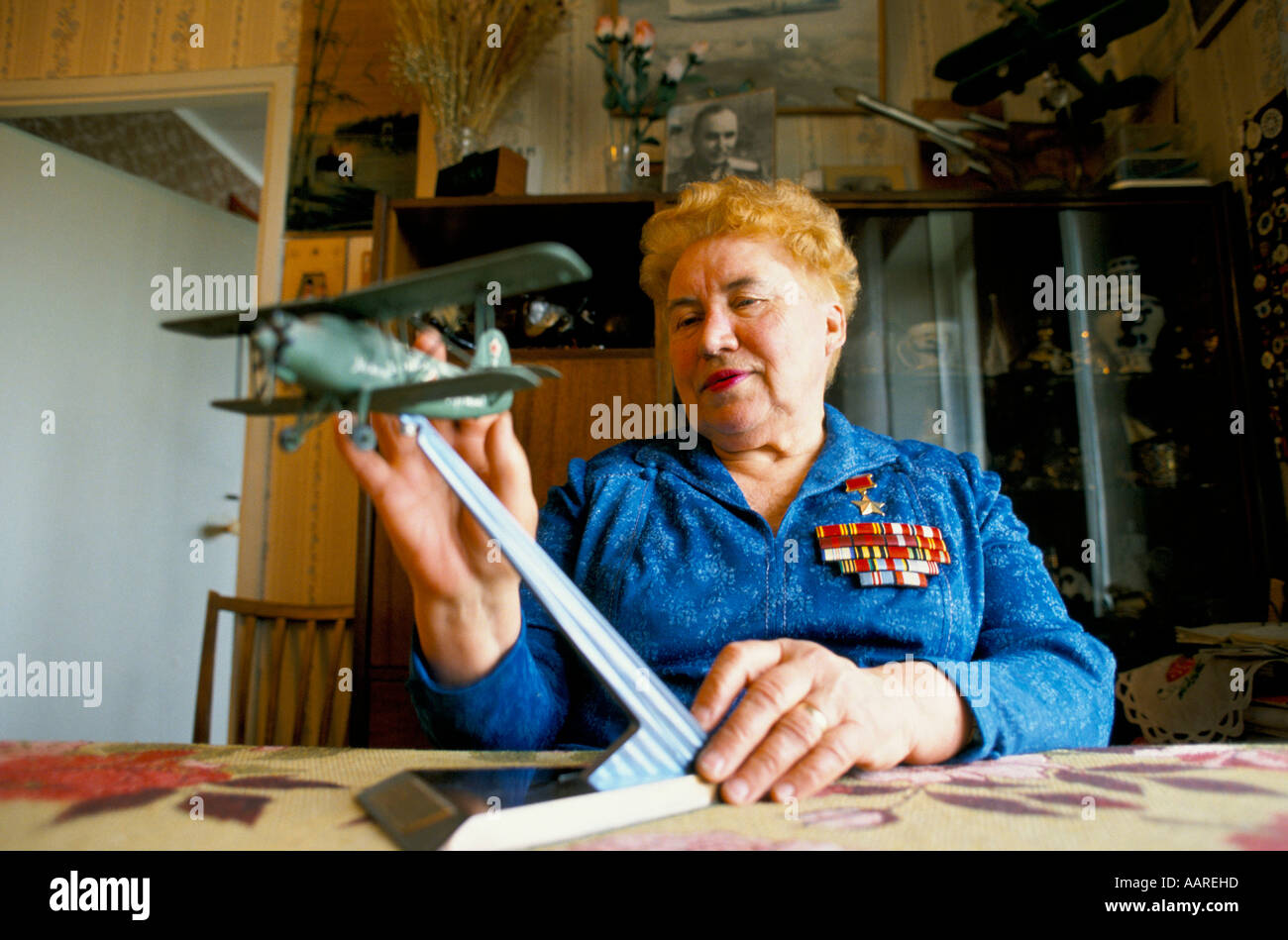 NIGHT WITCHES RUSSIA 1994 2ND WORLD WAR FEMALE FIGHTER PILOTS Stock ...