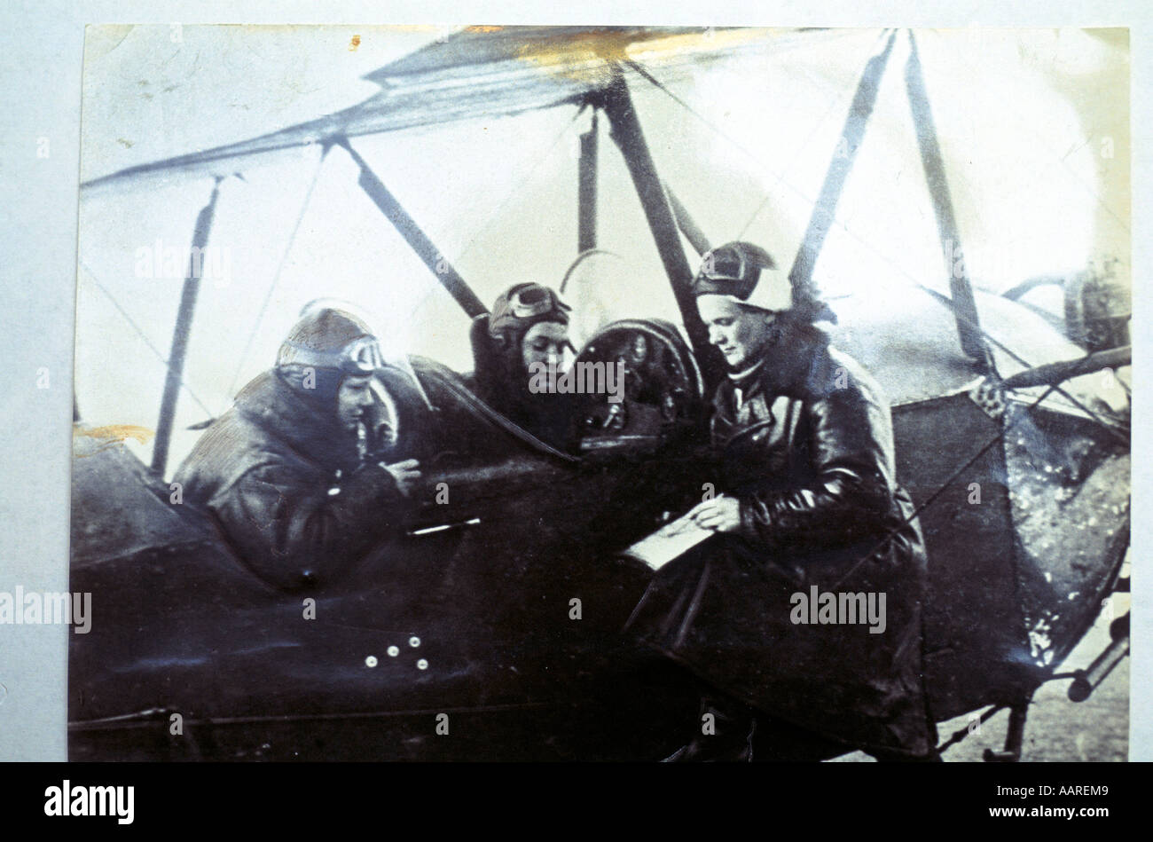 NIGHT WITCHES RUSSIA 1994 2ND WORLD WAR FEMALE FIGHTER PILOTS Stock ...