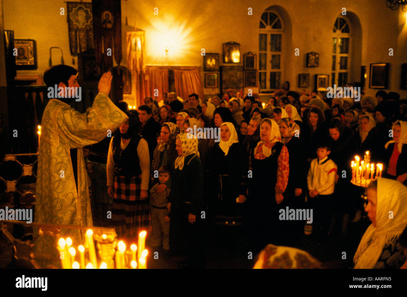 Night church service hi-res stock photography and images - Alamy
