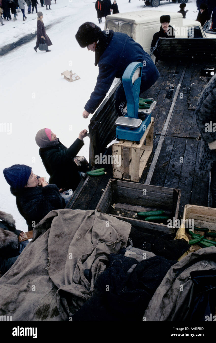 SVERDLOVSK MARCH 1991 SELLING CUCUMBERS FROM LORRY IN SNOW Stock Photo ...