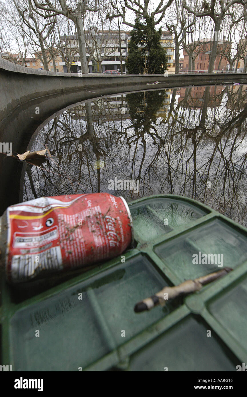 Used soda can left in a lake Spain Nano Calvo VWPics Stock Photo - Alamy