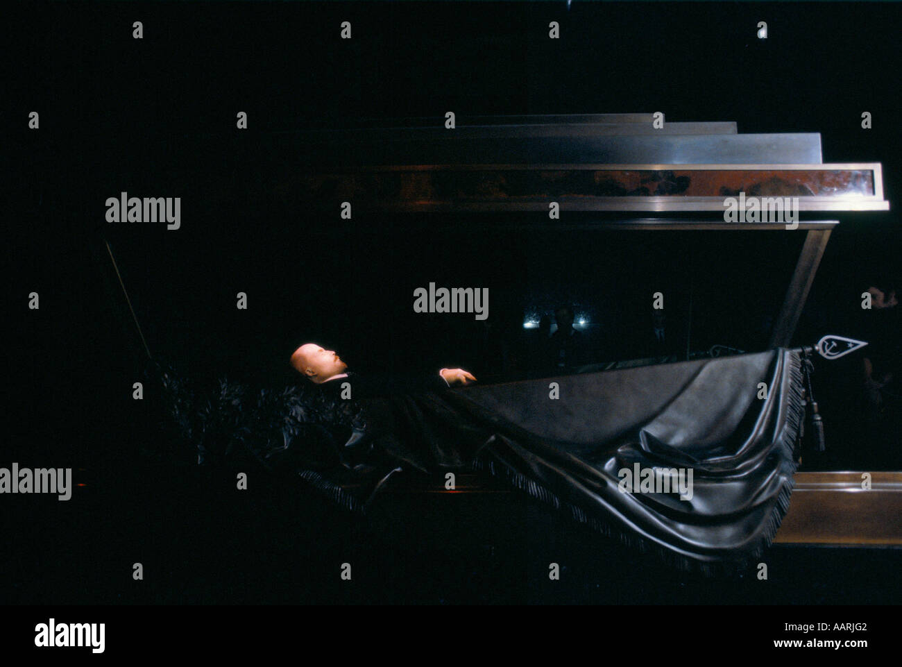 MUMMIFIED LENIN THE MUMMIFIED BODY OF LENIN LYING INSIDE THE MAUSOLEUM ...