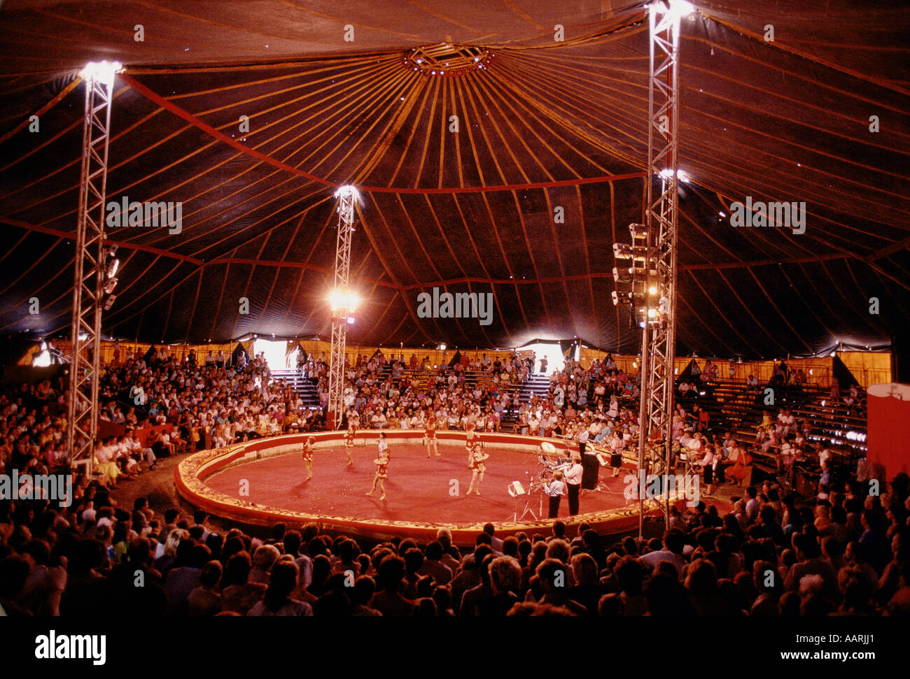 Circus band hi-res stock photography and images - Alamy