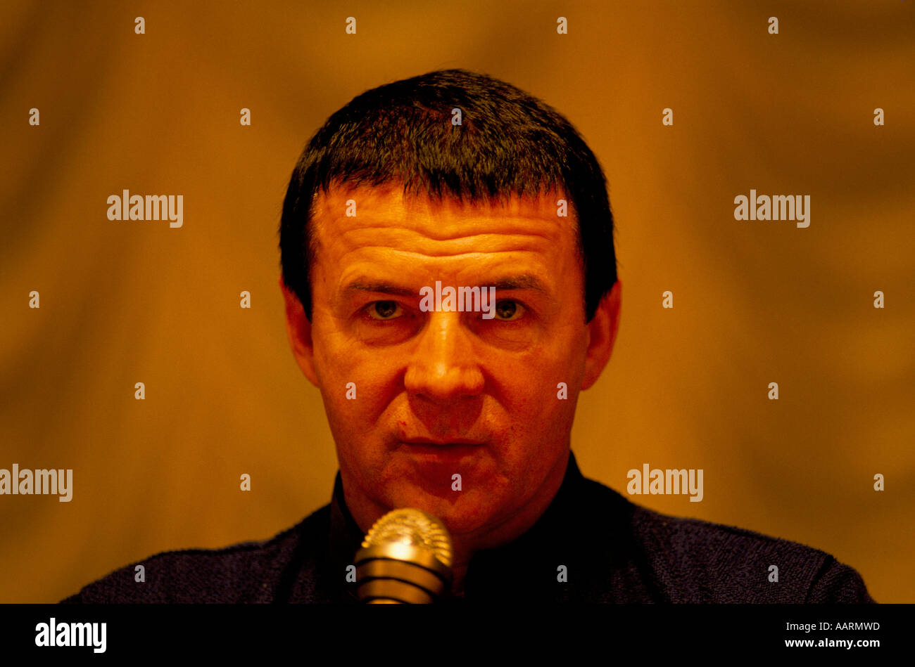 Hypnotising hi-res stock photography and images - Alamy