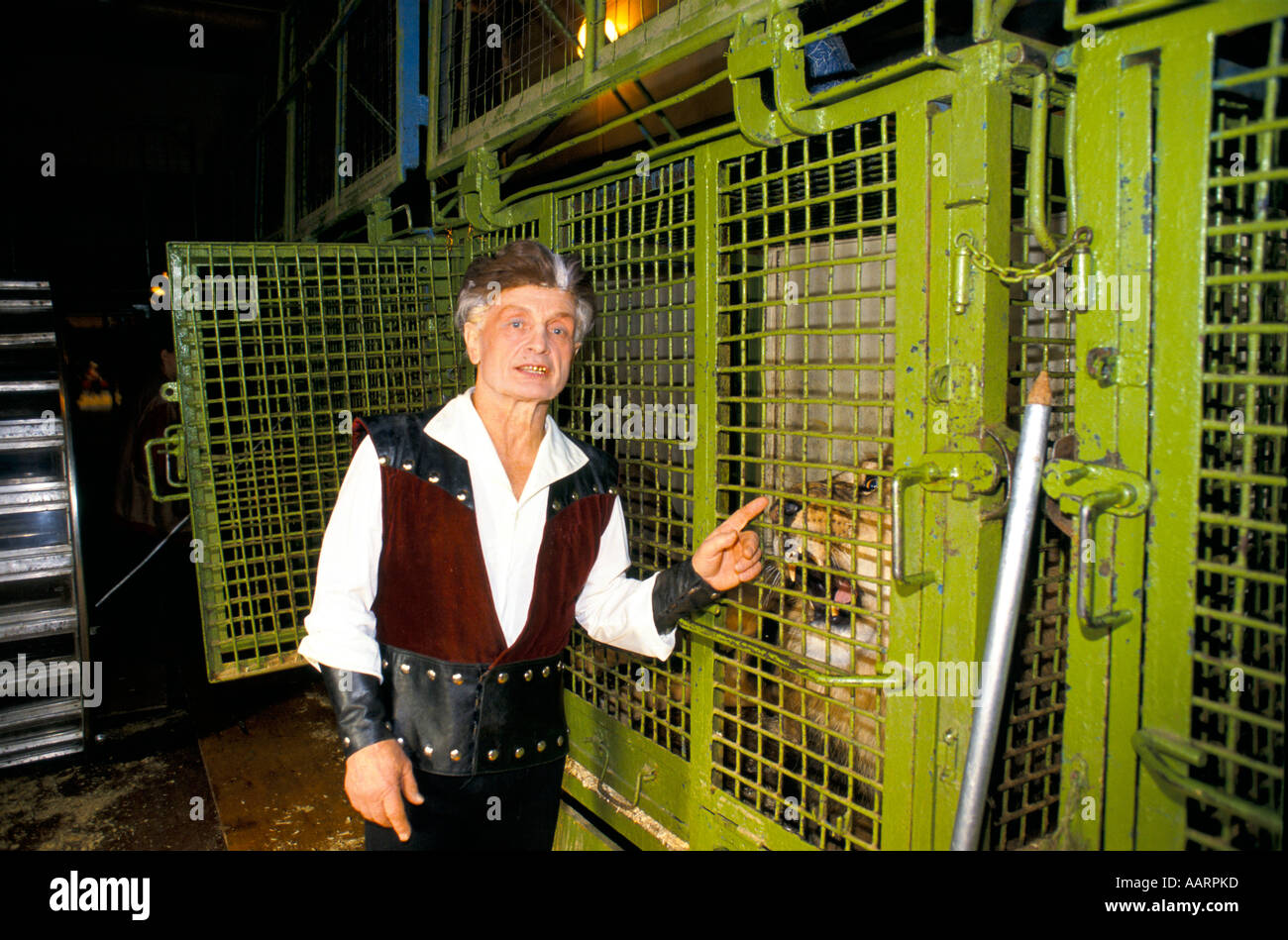 MOSCOW STATE CIRCUS OCT 1990 Stock Photo - Alamy