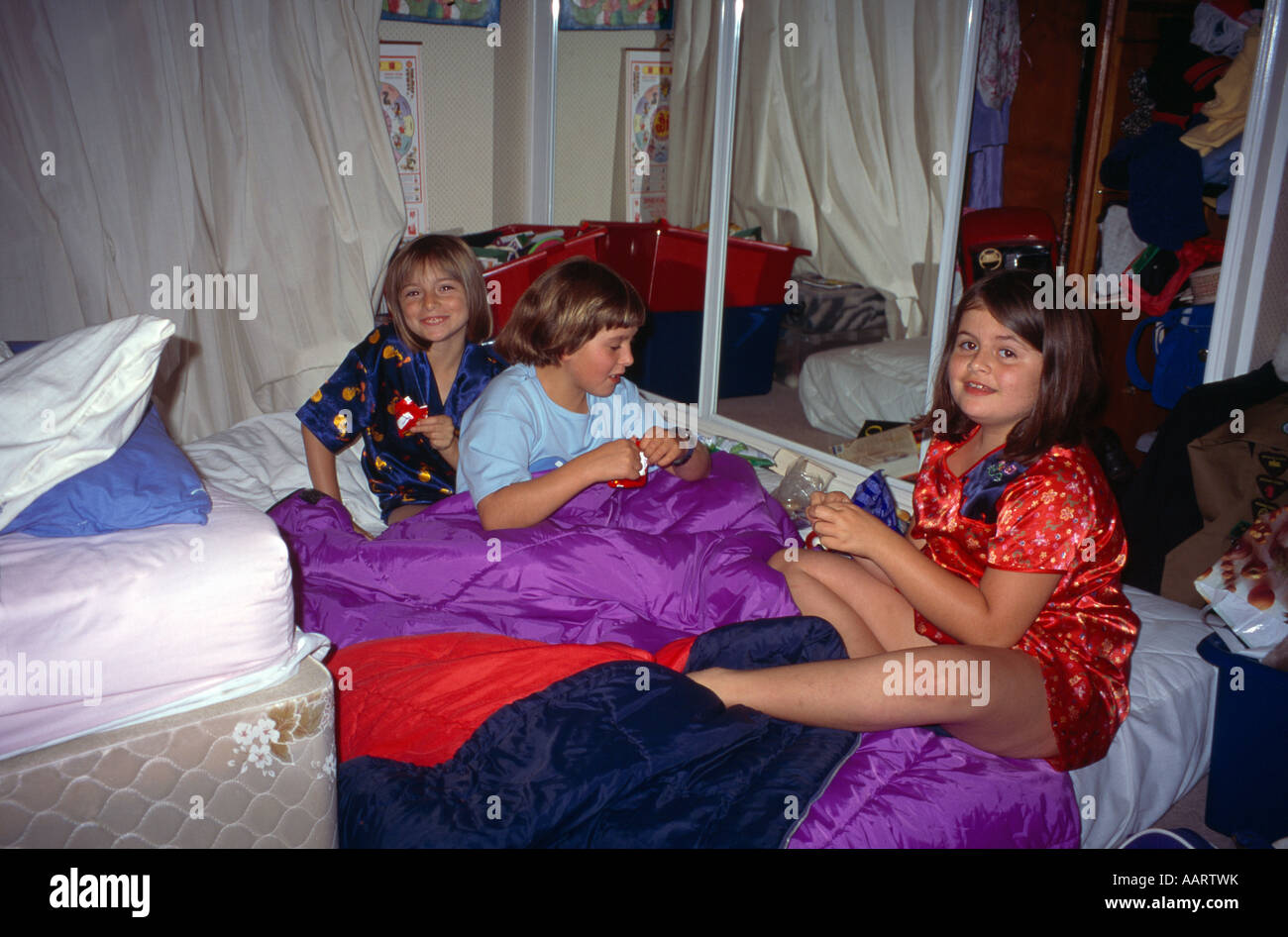 Girls sleepover hi-res stock photography and images - Alamy