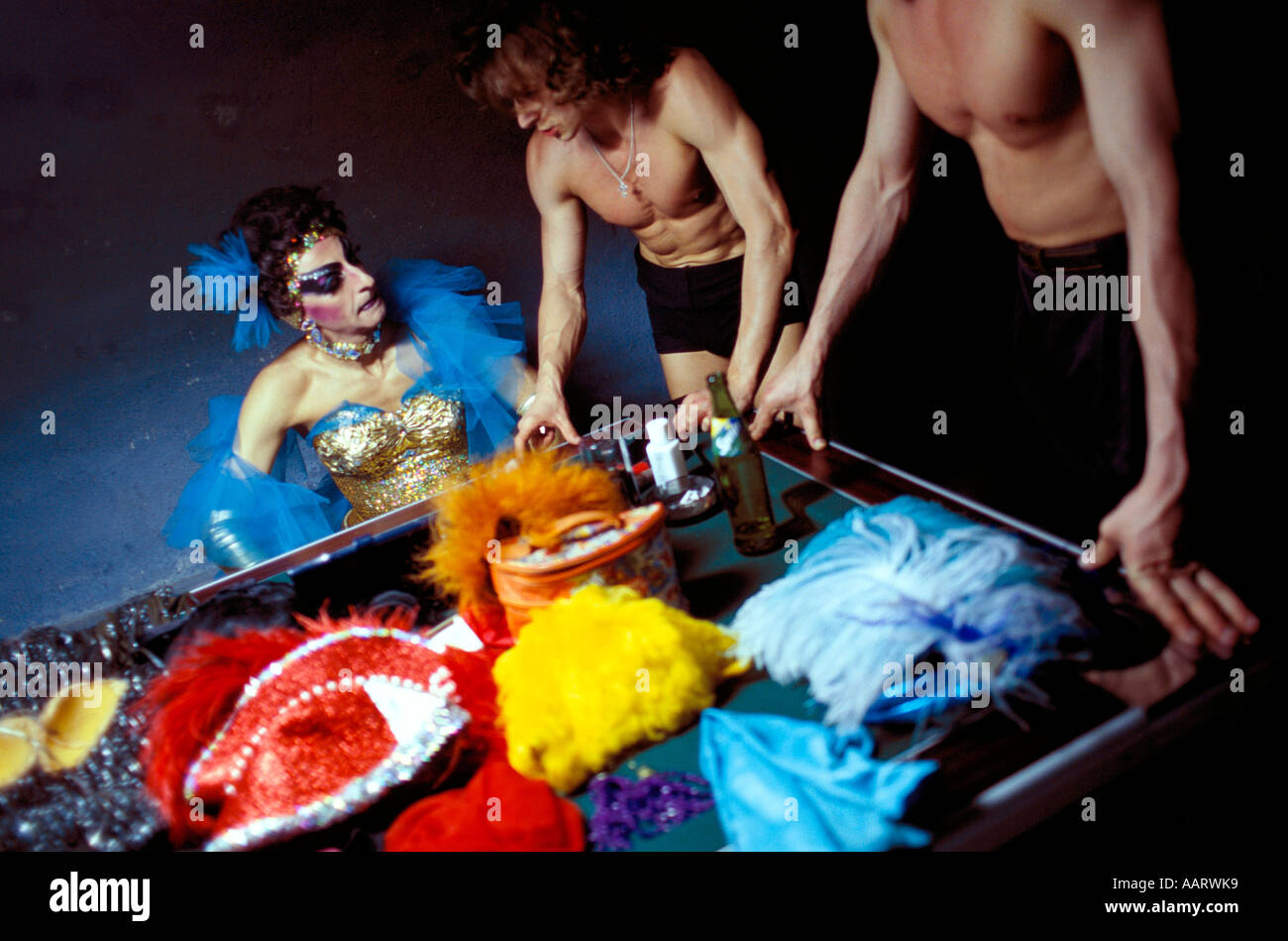 Three monkeys club фото