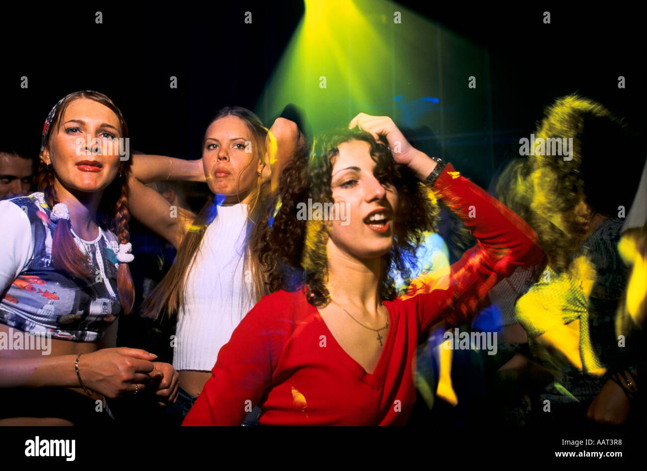 RICHE CLASS OF RUSSIA DANCING AT VLADIMIR BARSUKOV S NIGHTCLUB CALLED ...