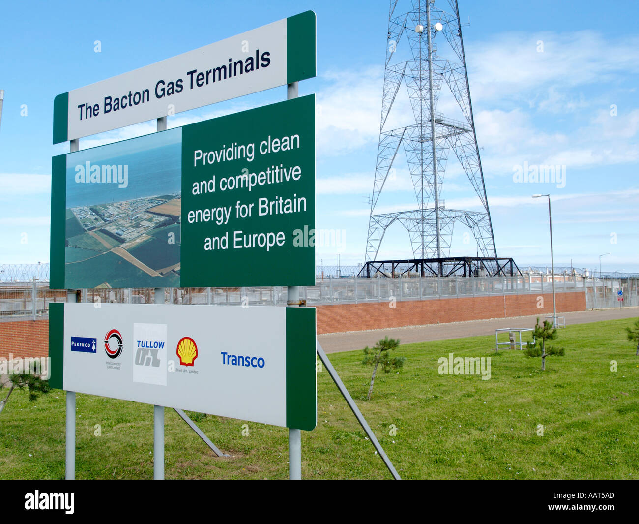 INFORMATION SIGN WITH PYLON IN BACKGROUND ROADSIDE VERGE OUTSIDE BACTON ...