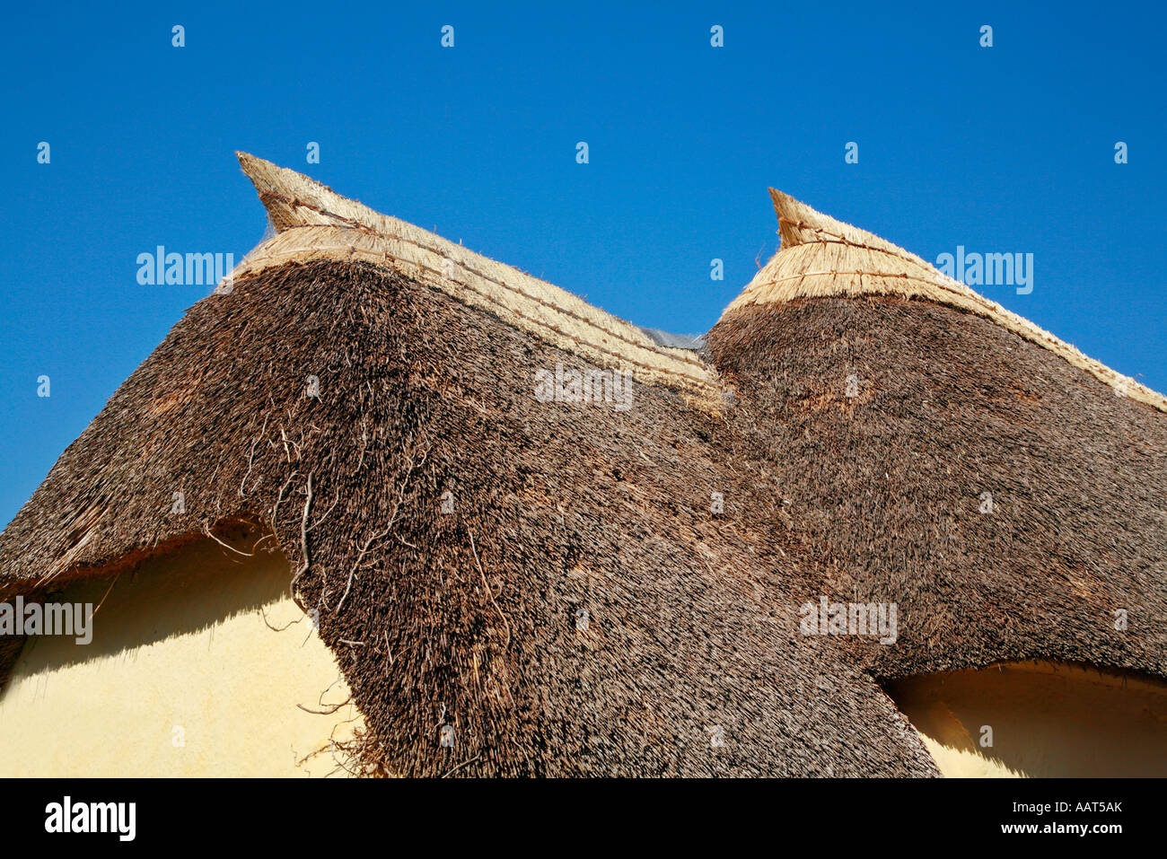Cob cottage hi-res stock photography and images - Alamy