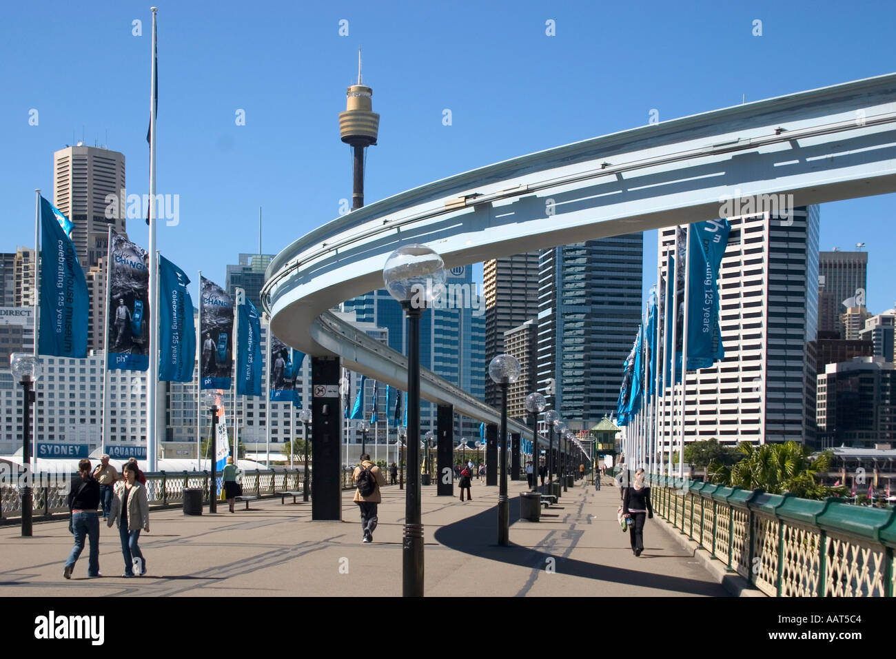 Darling harbor sydney monorail hi-res stock photography and images - Alamy