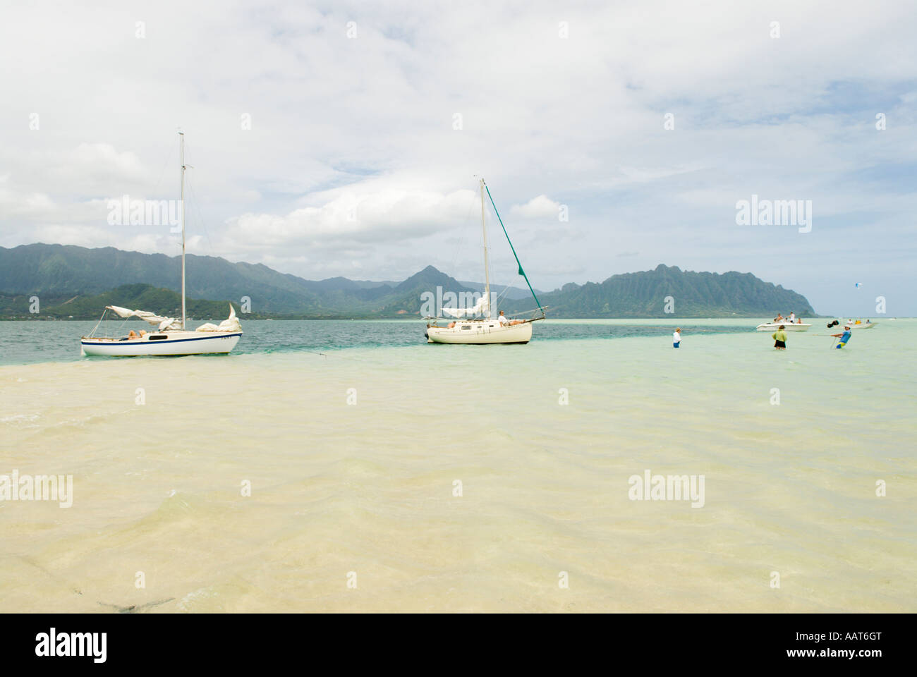 Kaneohe bay sandbar hi-res stock photography and images - Alamy