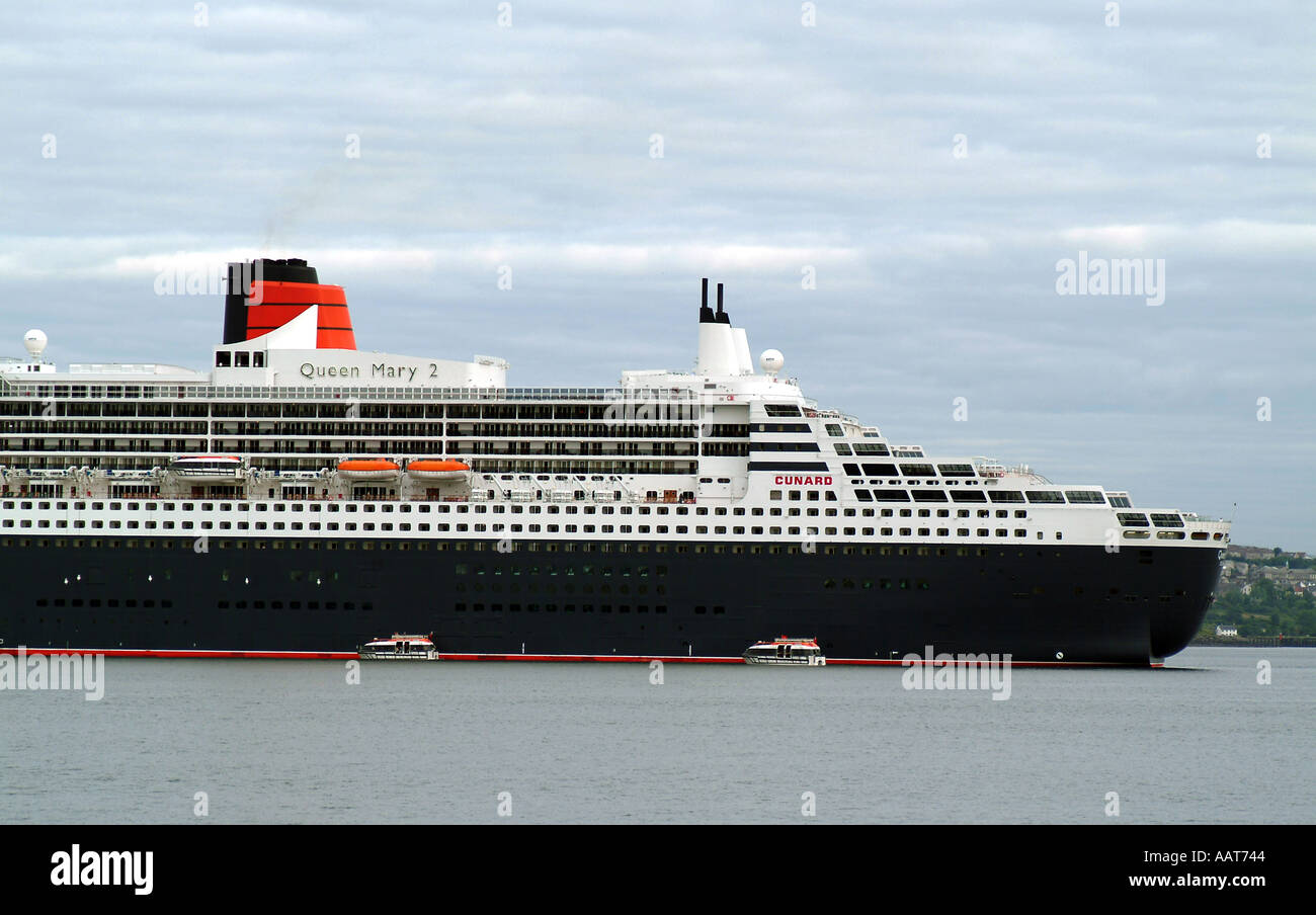 Queen Mary Two QM2 Stock Photo - Alamy