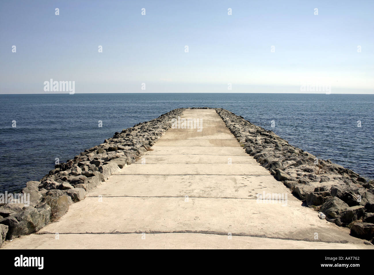 Road pier hi-res stock photography and images - Alamy