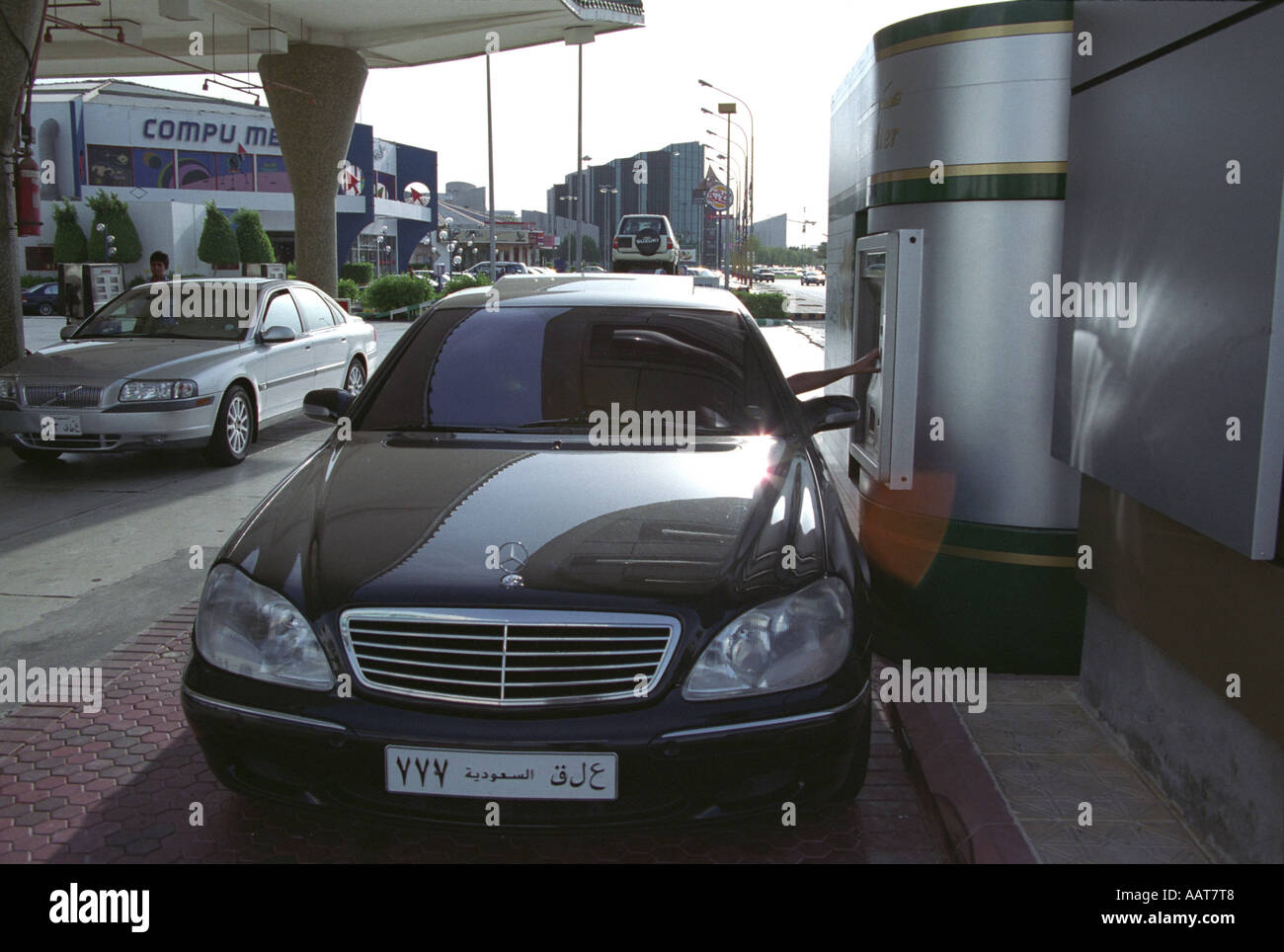 Black mercedes hi-res stock photography and images - Alamy