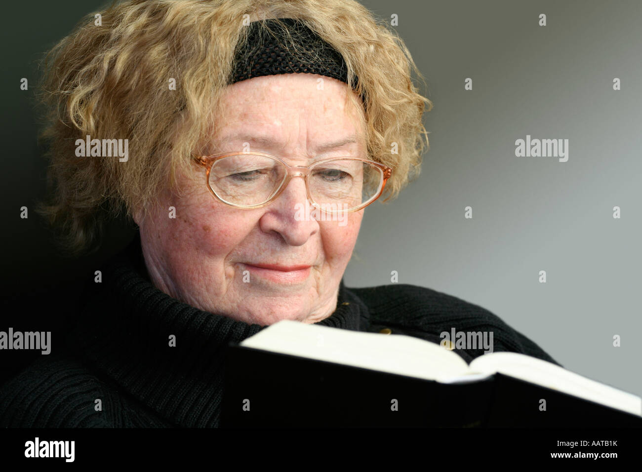 Lord and lady reading hi-res stock photography and images - Alamy