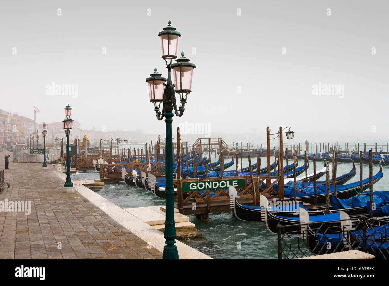 Gondolas san marco venice hi-res stock photography and images - Alamy