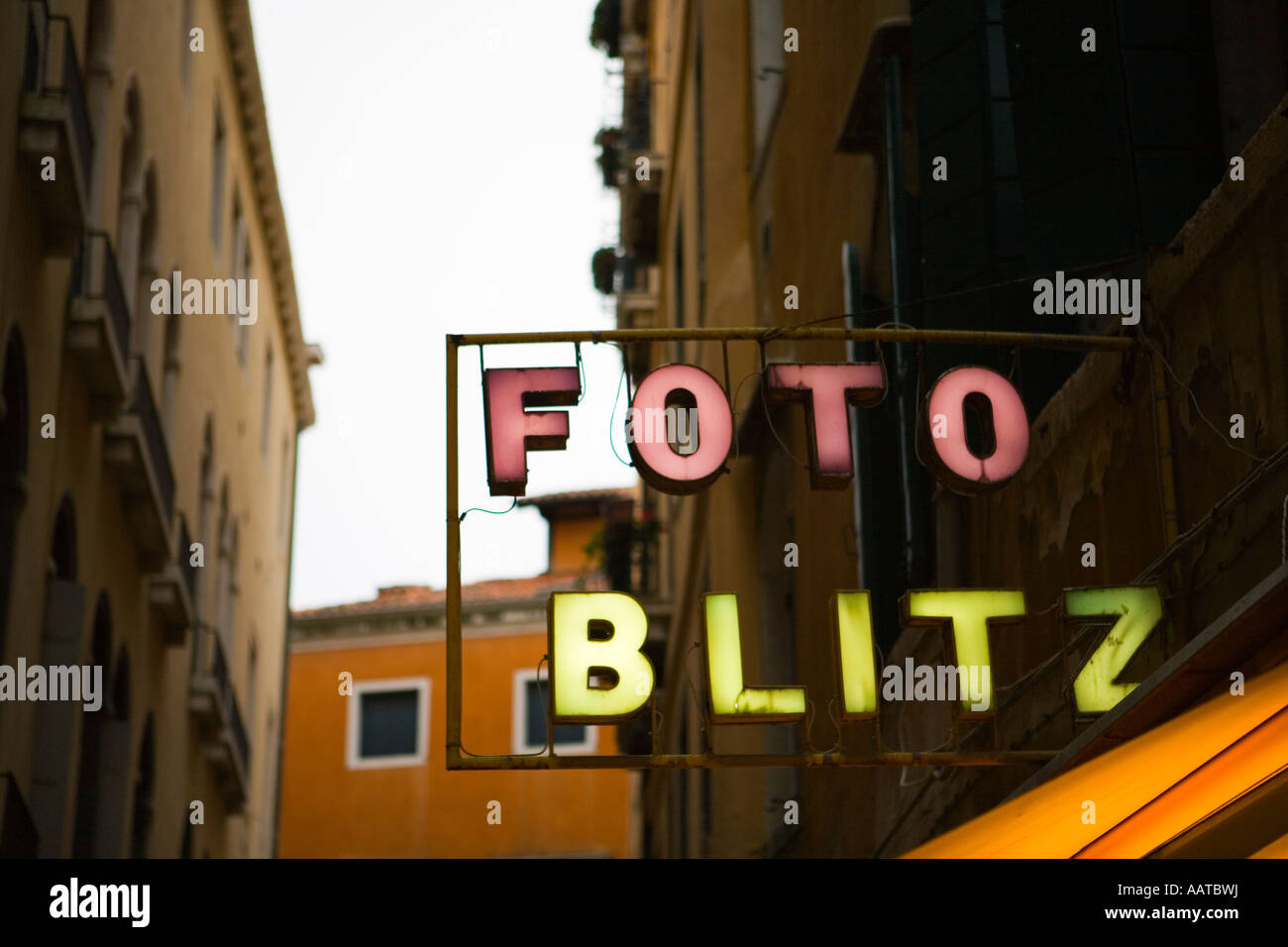Venice Italy Foto Blitz sign outside camera shop in San Marco Stock ...