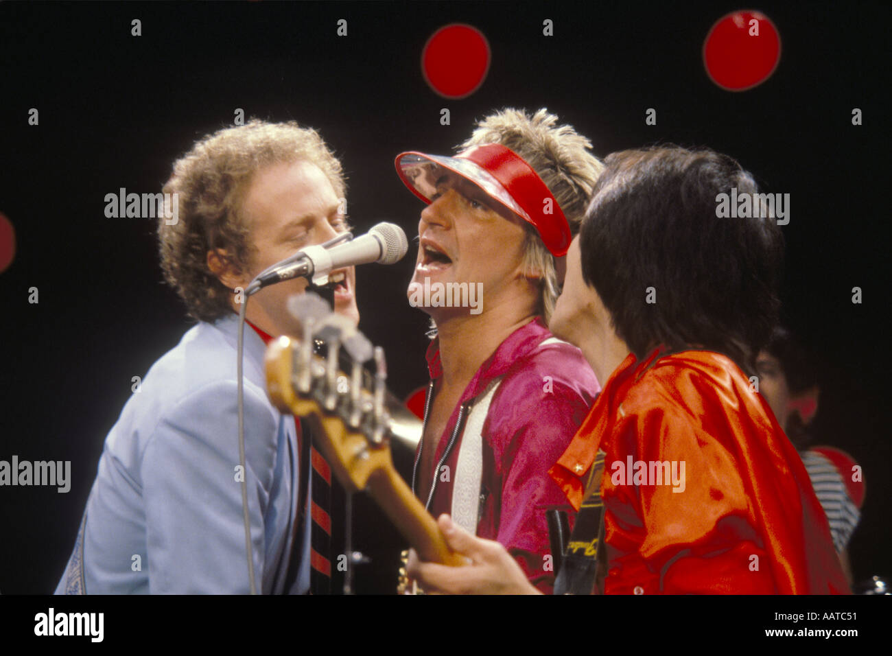 Rod Stewart singer and group in performance PER0073 Stock Photo - Alamy