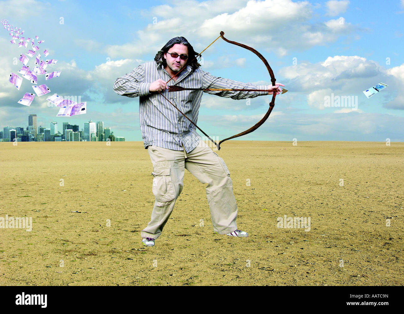 Money hunt hi-res stock photography and images - Alamy