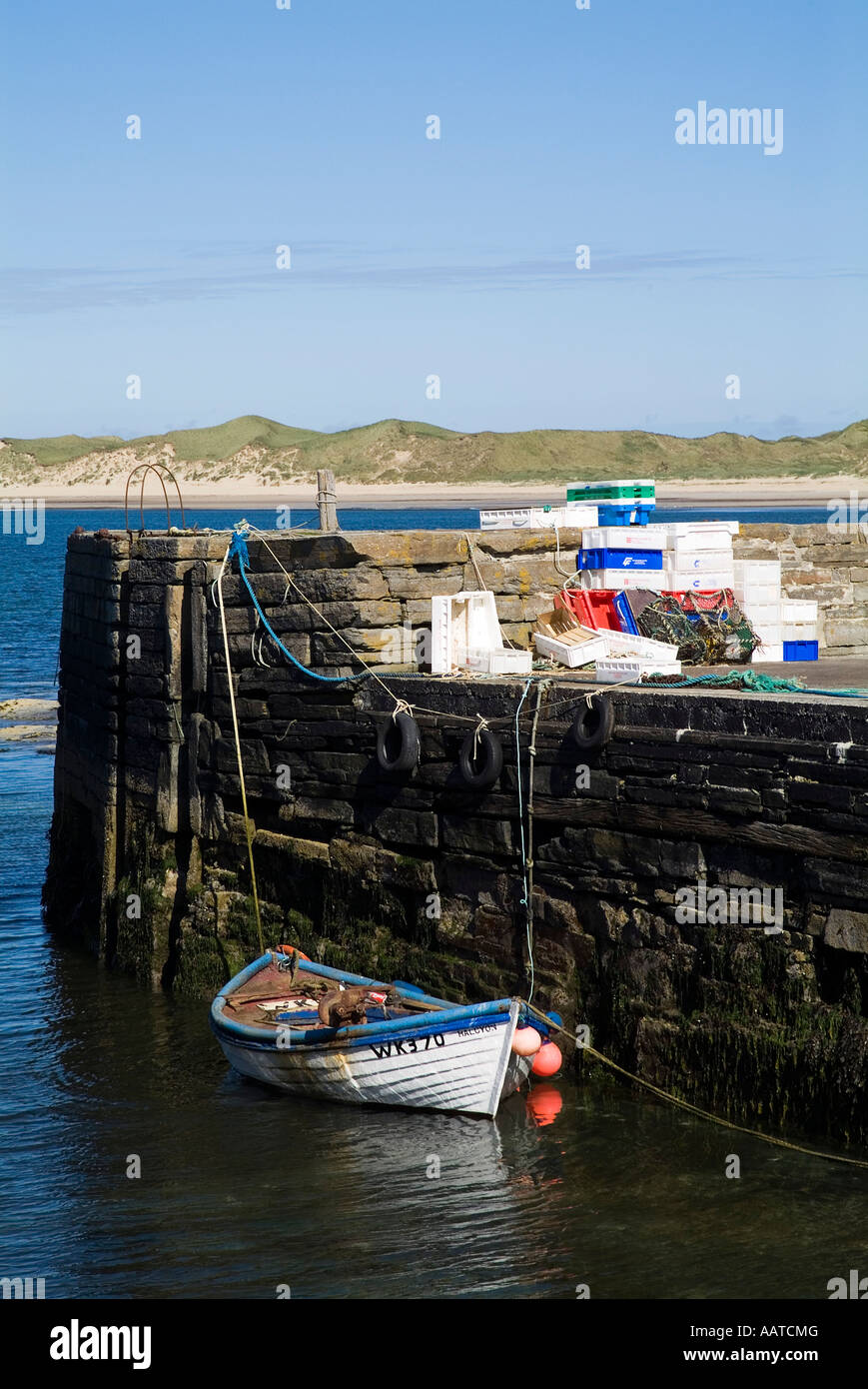 dh Castletown harbour CASTLETOWN CAITHNESS Fishing boat alongside ...