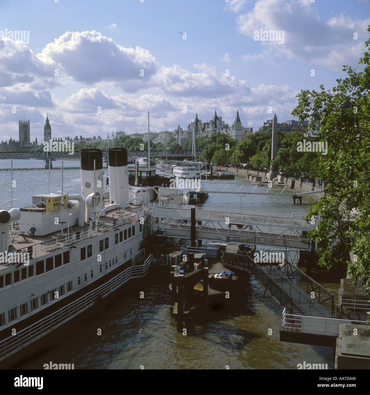 London charing cross ship hi-res stock photography and images - Alamy