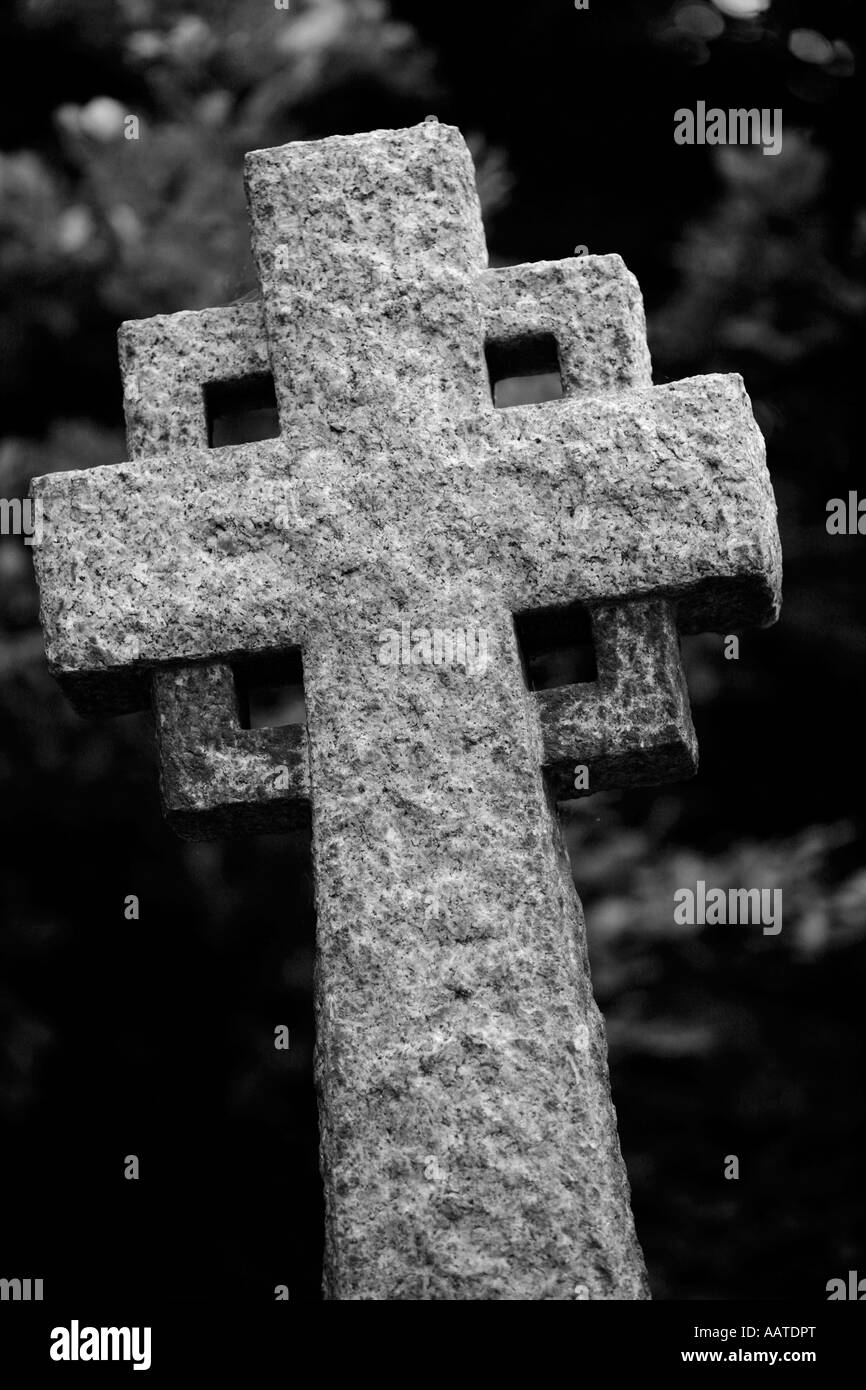 cross inside a box marking a grave Stock Photo - Alamy