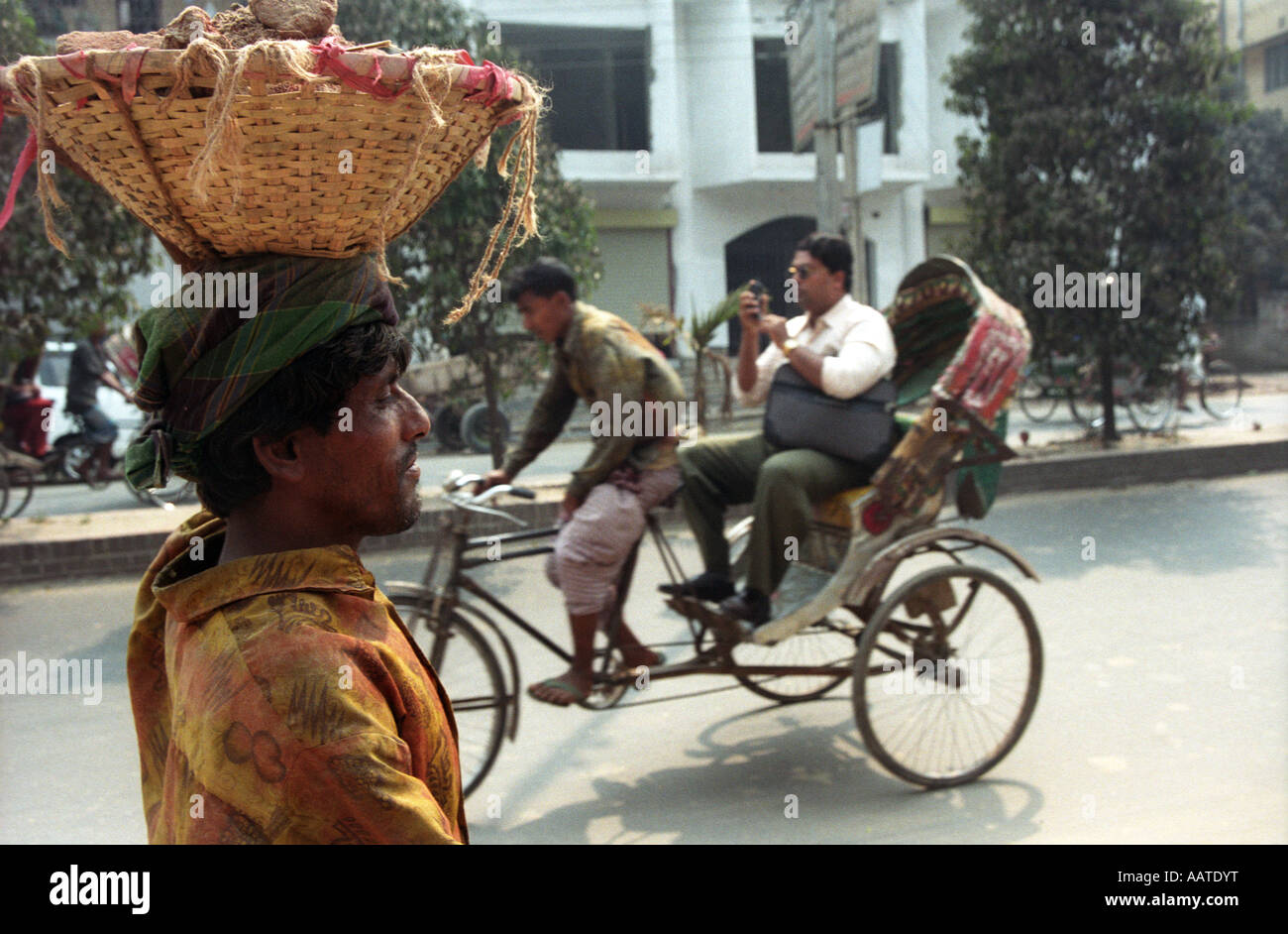 Dhaka road network hi-res stock photography and images - Alamy