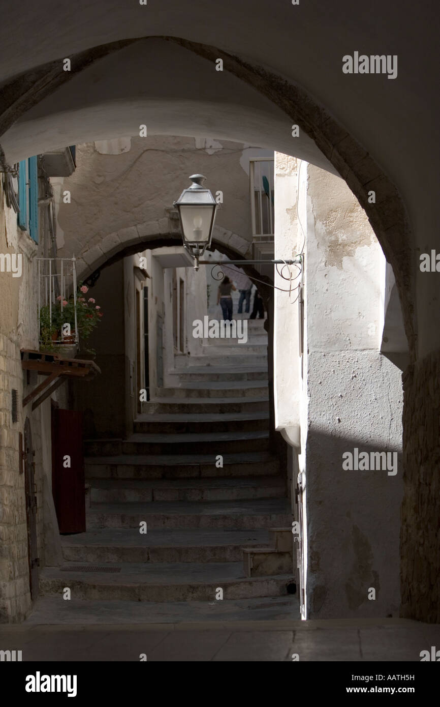 Pedestrin street in Vieste, Gargano, Puglia, Italy Stock Photo - Alamy